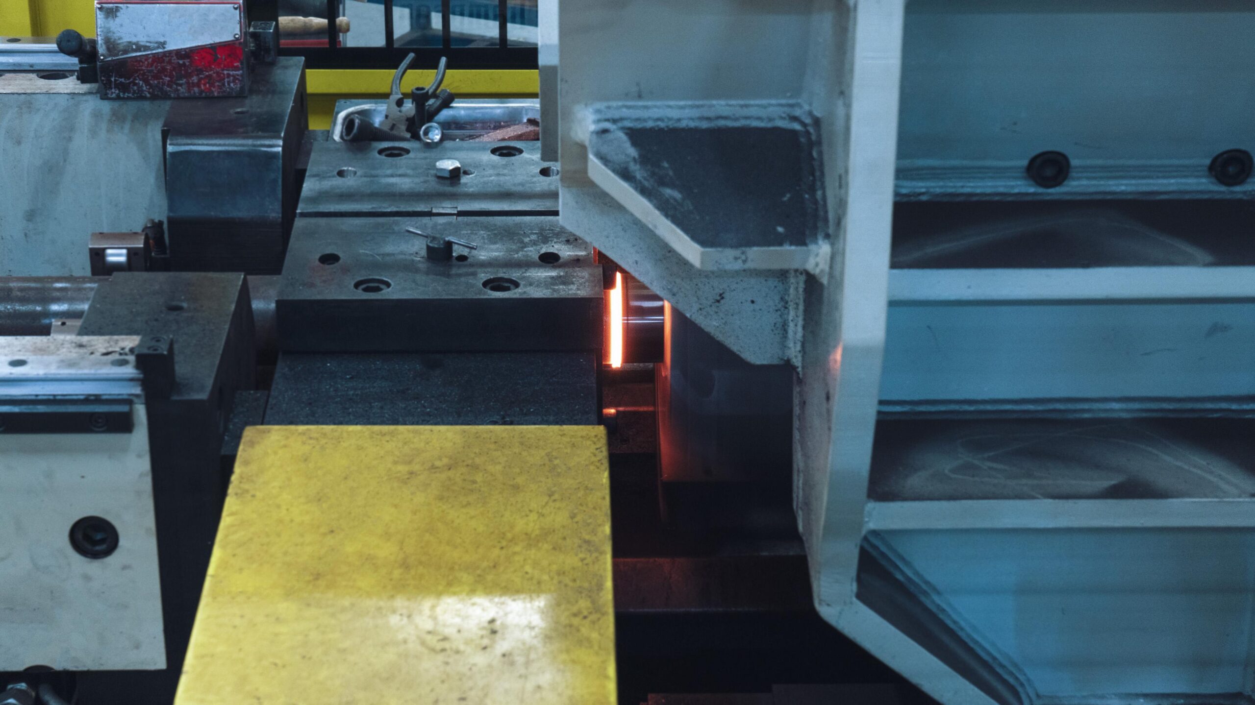 Friction welding in hydraulic cylinder manufacturing - Hydroline