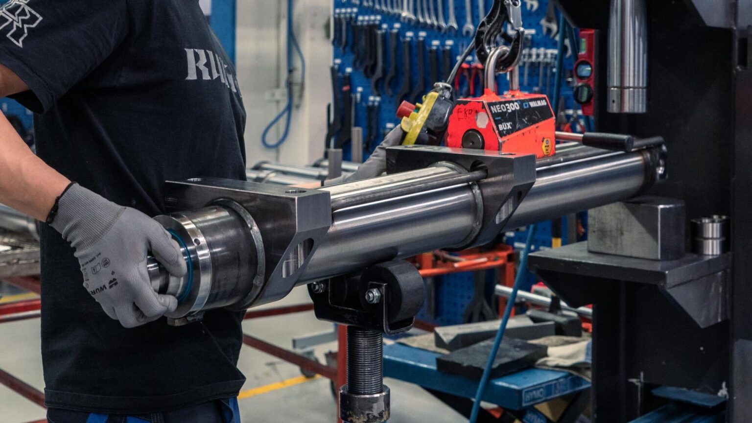 How to assemble a hydraulic cylinder? - Hydroline